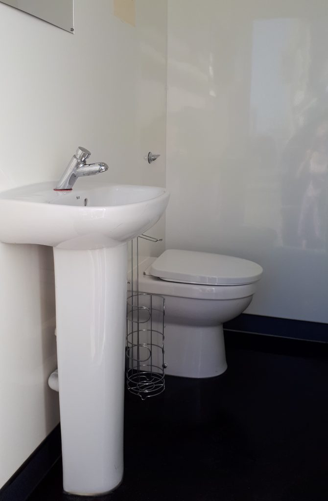 3 Person Luxury Toilet Unit